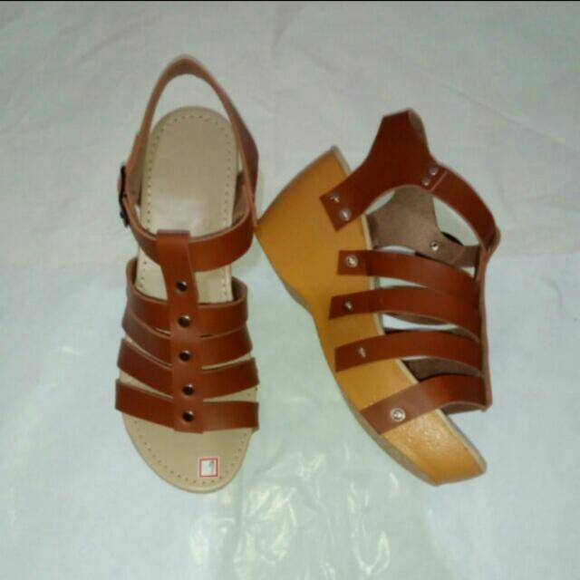 Marikina Semi - Wedge, Women's Fashion, Footwear, Wedges on Carousell