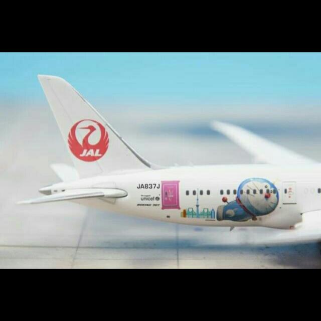 1/400 Phoenix Japan Airlines (JAL) B787-8 JA837J Doraemon, 興趣及遊戲, 收藏品及 ...