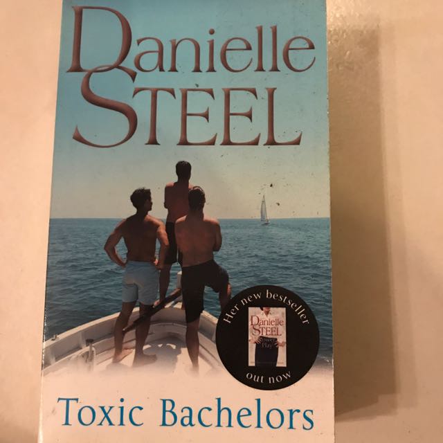 Danielle Steel: Toxic Bachelors, Hobbies & Toys, Books & Magazines ...