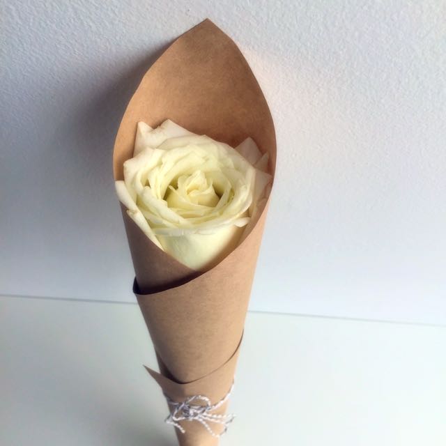 Single Stalk Rose Bouquets, Hobbies & Toys, Stationery & Craft, Flowers ...