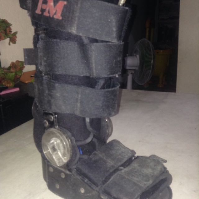 Boot Cast, Men's Fashion, Footwear, Boots on Carousell