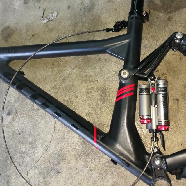 Scott genius 30 carbon Frame, Sports Equipment, Bicycles & Parts ...