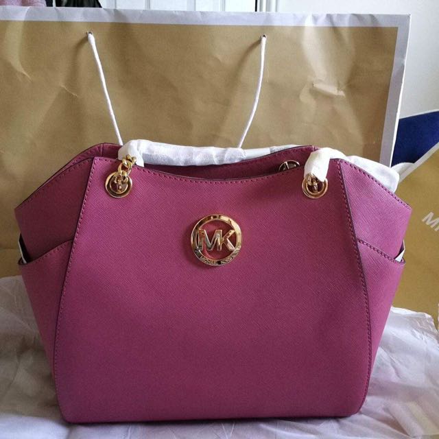 MK bag Mickael Kors, Women's Fashion, Bags & Wallets, Cross-body Bags ...