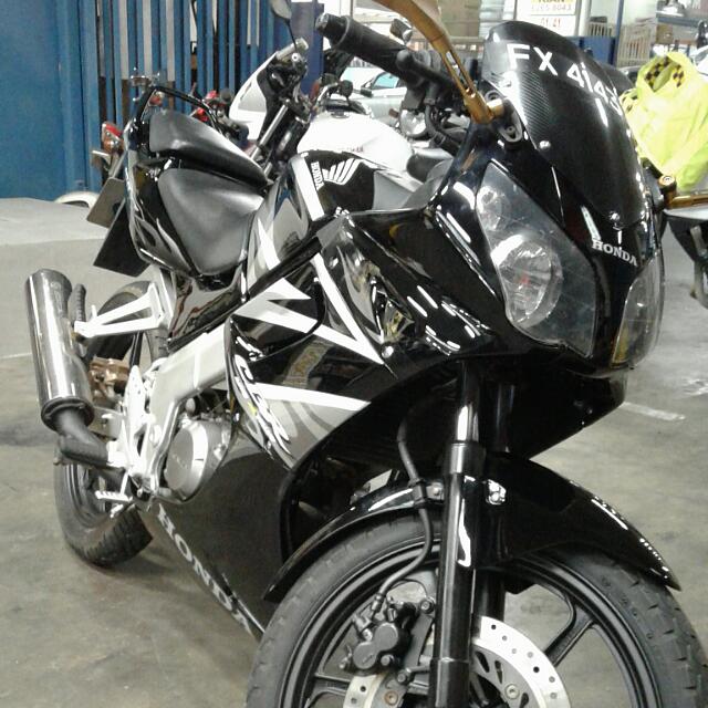 Honda CBR 150, Motorcycles, Motorcycles for Sale, Class 2B on Carousell