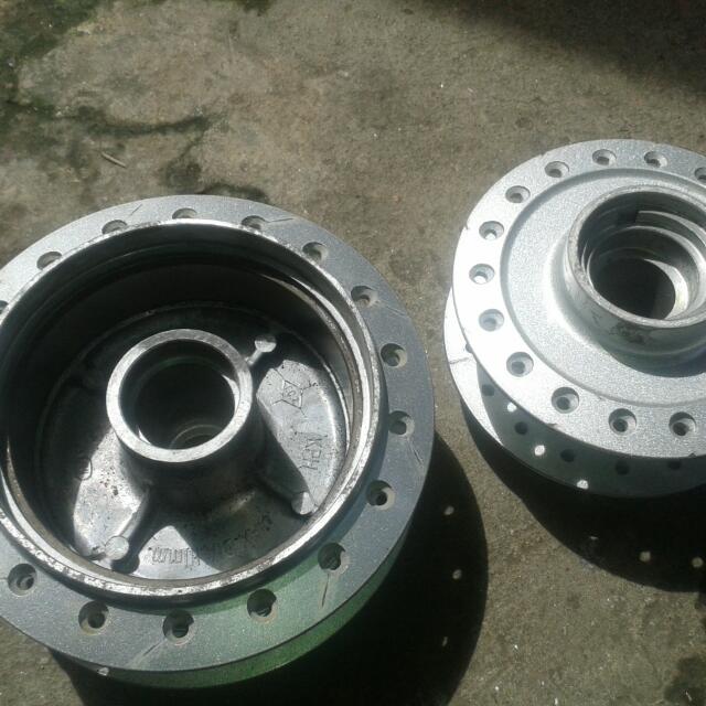 honda wave 100 stock hub(front&rear), Motorbikes on Carousell
