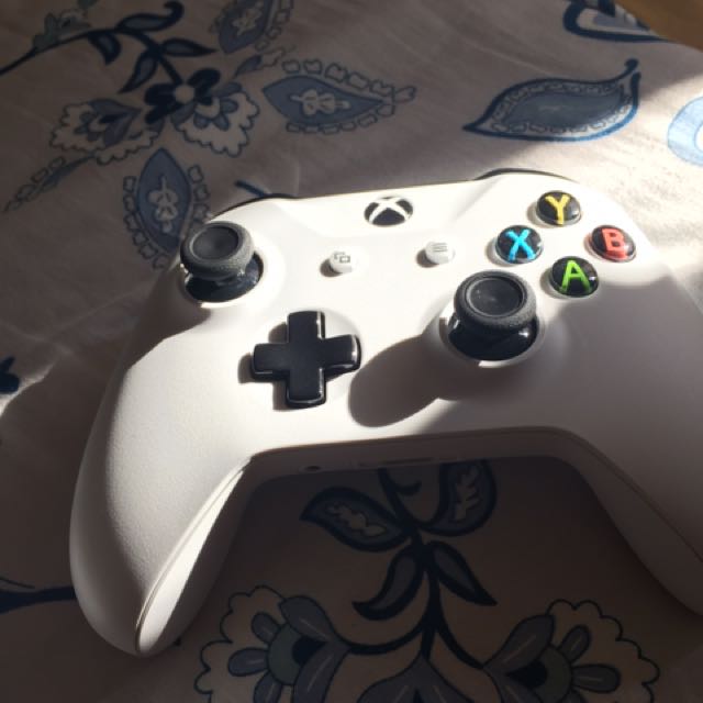 Xbox One S White Controller, Video Gaming, Gaming Accessories ...
