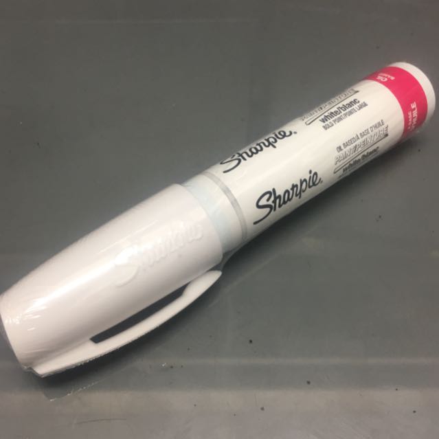 Sharpie Oil Based White Marker Bold Tip, Men's Fashion, Footwear ...