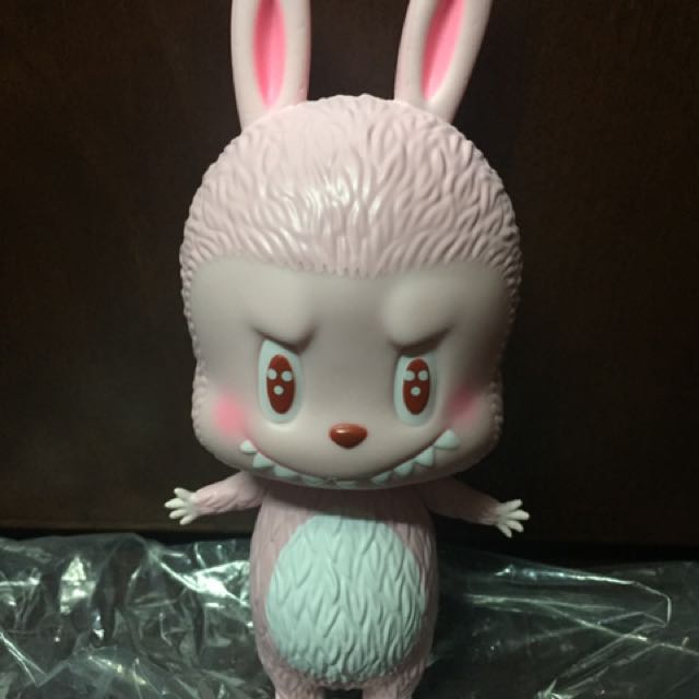 Labubu Pink, 興趣及遊戲, 玩具 & 遊戲類 - Carousell
