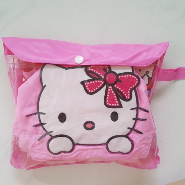 Hello Kitty Raincoat, Babies & Kids, Babies & Kids Fashion on Carousell
