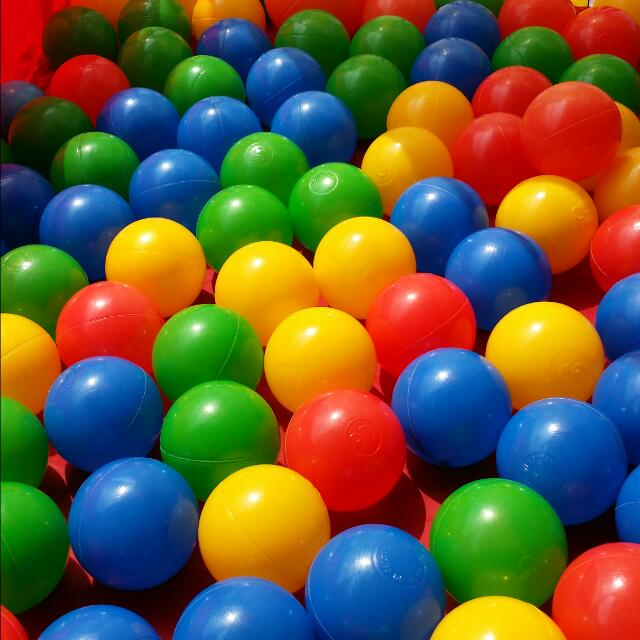 Pikachu Tent & Balls With Plastic Storage Box, Hobbies & Toys, Toys ...