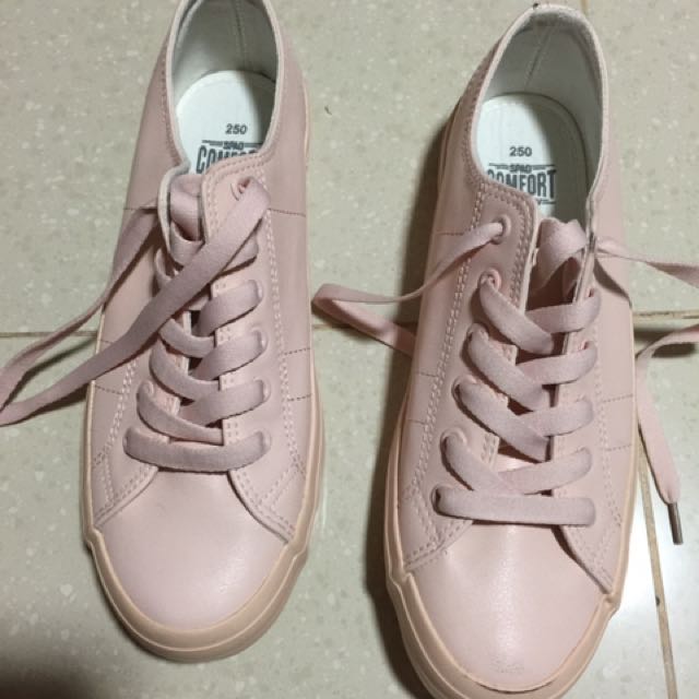 Spao Korean Shoes, Women's Fashion, Footwear, Sneakers on Carousell