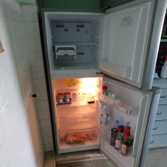Samsung 197 litres Fridge, TV & Home Appliances, Kitchen Appliances ...