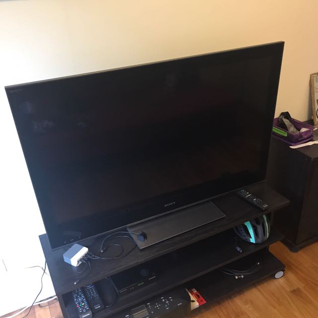 Sony Bravia 46" LCD TV, TV & Home Appliances, TV & Entertainment, TV on ...