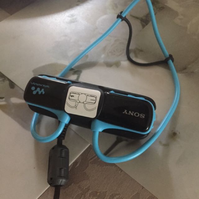 Sony Waterproof Sport Walkman, 音響器材, 可攜式音響設備 - Carousell