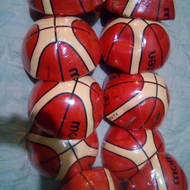 Molten GG7X balls, Sports Equipment, Sports & Games, Skates ...