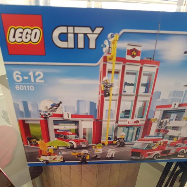 Lego 60110, Hobbies & Toys, Toys & Games on Carousell