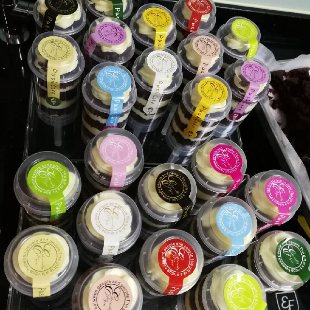 Red Velvet Push Pop Cake, Food & Drinks, Homemade Bakes on Carousell