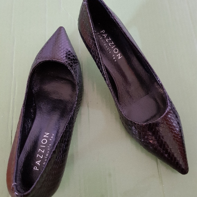 Pazzion SHOES, Women's Fashion, Footwear, Flats on Carousell