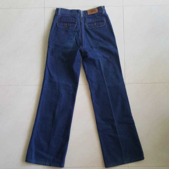 VINTAGE Levi's Bell Bottom Flared Jeans, Women's Fashion, Bottoms, Jeans & Leggings on Carousell