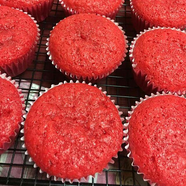 Red Velvet Mini Cupcakes, Food & Drinks, Homemade Bakes on Carousell