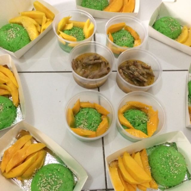 Mango sticky rice & Seblak ceker, Makanan & Minuman, Kue-kue di Carousell
