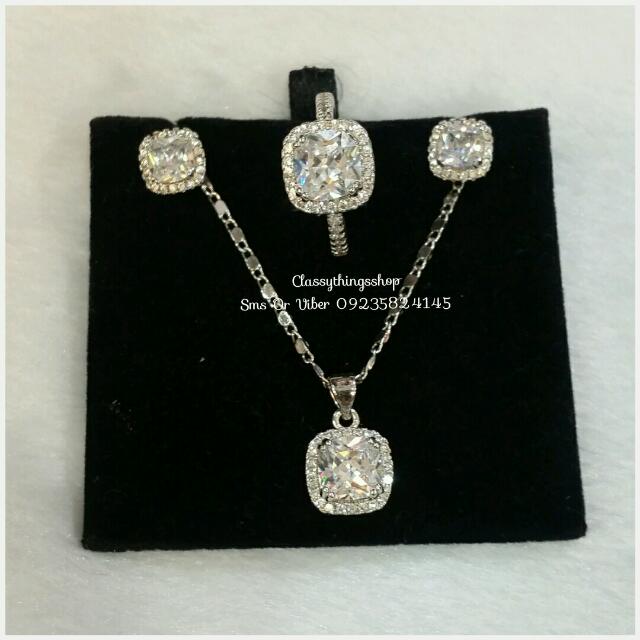 Diamond Set, Luxury, Accessories on Carousell