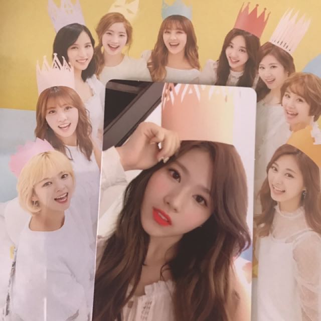 Twice Fan Club Jelly Candy PC Momo, Hobbies & Toys, Memorabilia ...