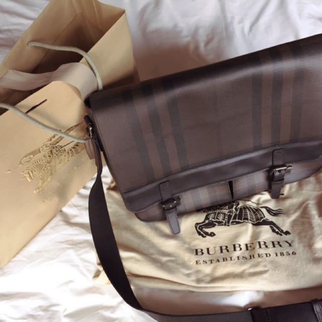 Burberry Messenger Bag, Men's Fashion, Bags, Sling Bags on Carousell