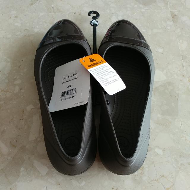 Crocs Cap Toe Flat, Women's Fashion, Footwear, Flipflops and Slides on ...