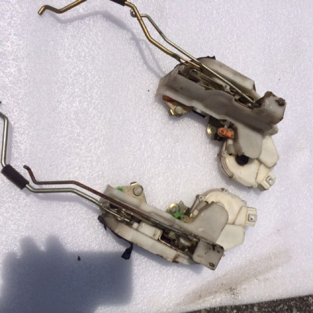 Centre Lock Perdana V6, Auto Accessories on Carousell