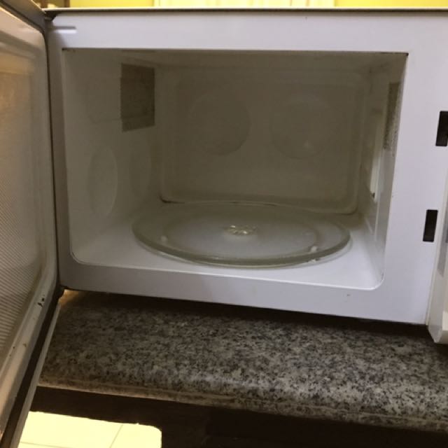 Magic Chef MCB780W Microwave Oven on Carousell