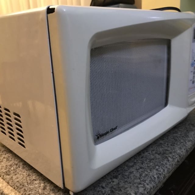 Magic Chef MCB780W Microwave Oven on Carousell