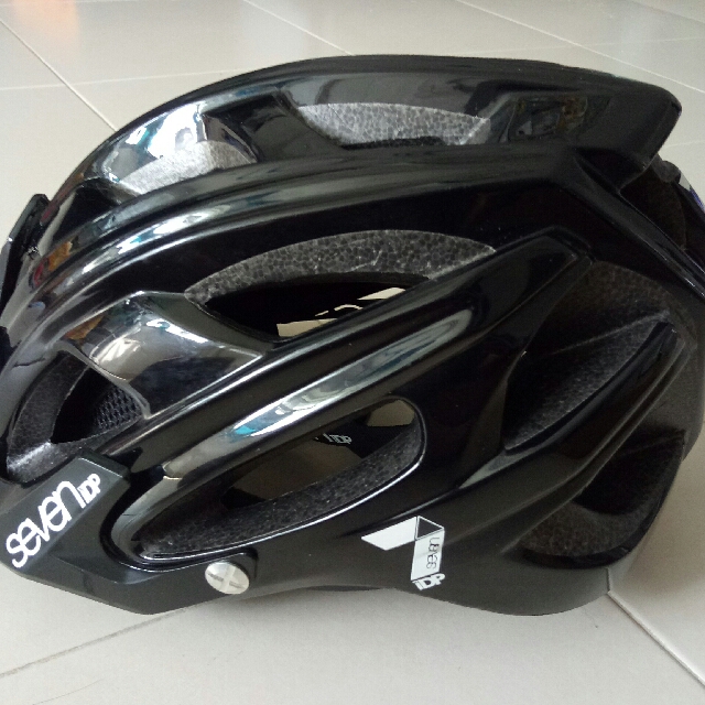 Seven iDP M4 Helmet, Sports Equipment, Bicycles & Parts, Parts ...