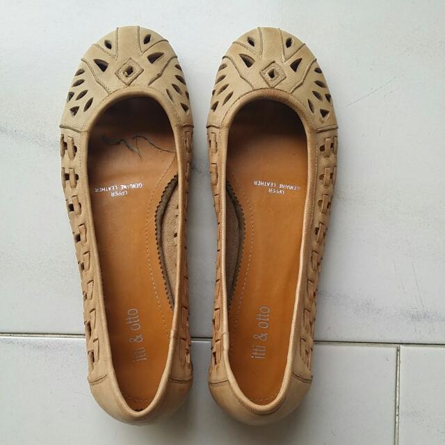 Itti & Otto Brown Shoes, Women's Fashion, Footwear, Flats on Carousell