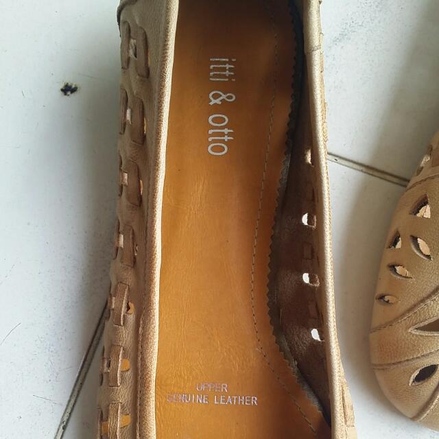 Itti & Otto Brown Shoes, Women's Fashion, Footwear, Flats on Carousell