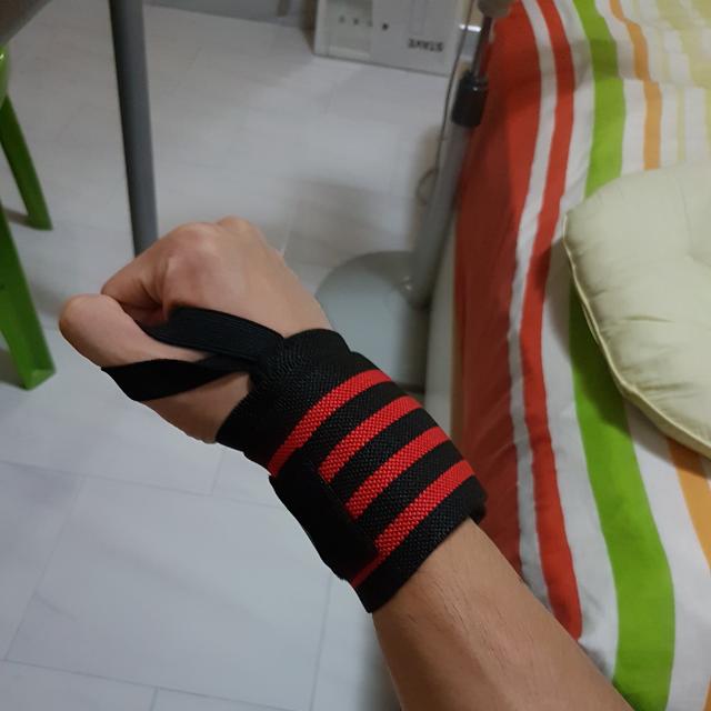 (Reduced to clear!) Gym/lifting Exercise Wrist Wraps, Sports Equipment ...