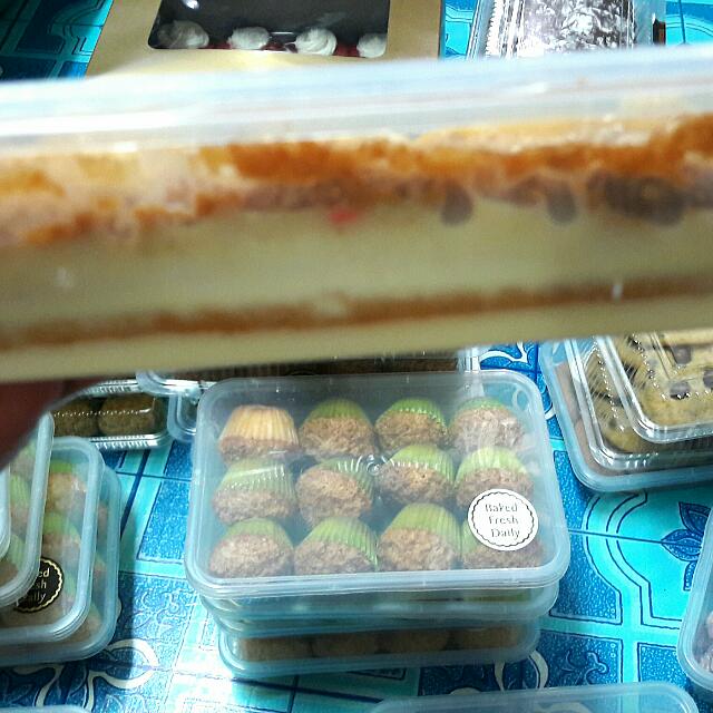 Mango Grahams, Food & Drinks, Packaged & Instant Food on Carousell