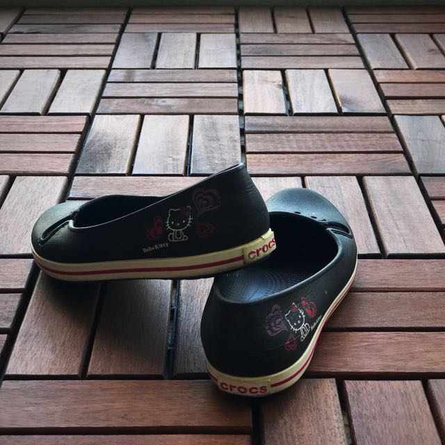 Authentic Crocs Shoes, Women's Fashion, Footwear, Flipflops and Slides ...