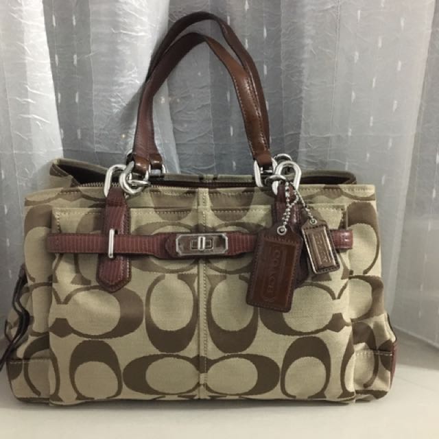 Coach Authentic New Bag, Women's Fashion, Bags & Wallets, Purses ...
