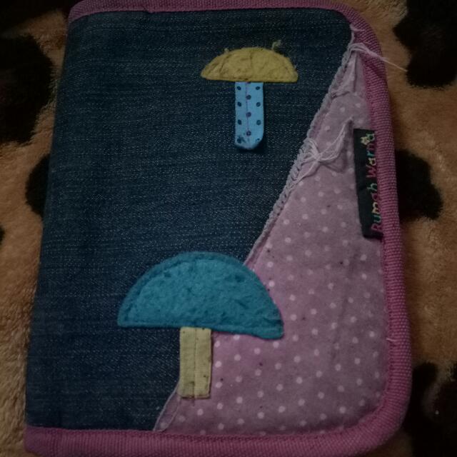 Dompet Rumah Warna ORIGINAl, Fesyen Wanita, Tas & Dompet di Carousell