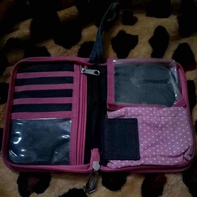 Dompet Rumah Warna ORIGINAl, Fesyen Wanita, Tas & Dompet di Carousell