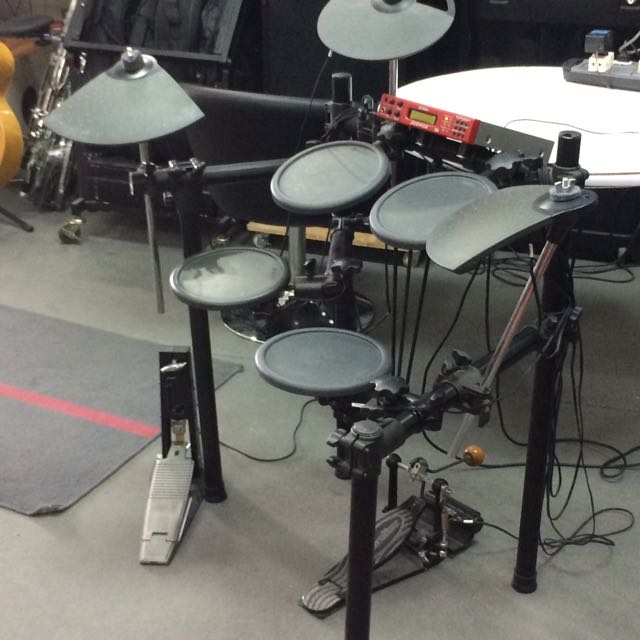 Yamaha DTXPRESS II, Hobbies & Toys, Music & Media, Musical Instruments ...