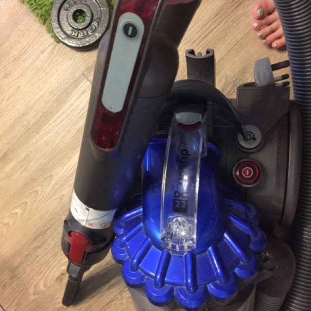 Dyson vacuum (old version), TV & Home Appliances, Vacuum Cleaner ...