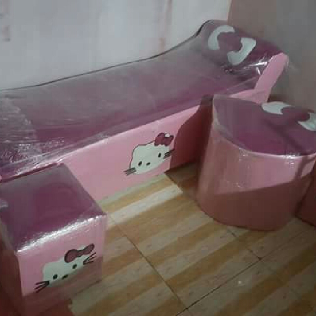 Hello Kitty Cleopatra Set, Babies & Kids, Baby Nursery & Kids Furniture ...