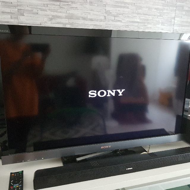 Sony 40" LCD TV KDL-40EX600, TV & Home Appliances, TV & Entertainment ...