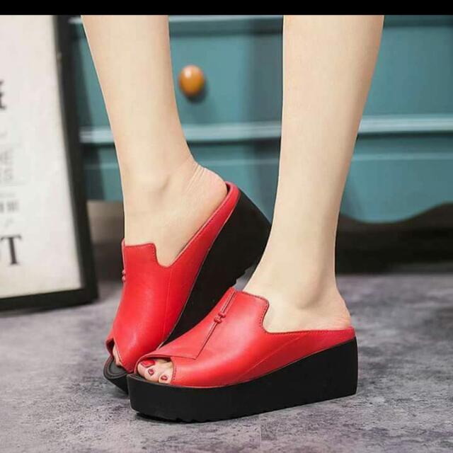 Wedge Sizes 36-40 With Box, Women's Fashion, Footwear, Wedges on Carousell