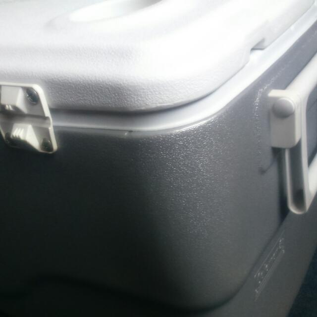 Coleman Ice Box, Sports Equipment, Hiking & Camping on Carousell