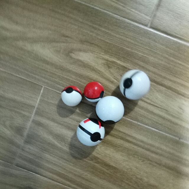 Pokemon/ Pokémon Pokeballs, Hobbies & Toys, Toys & Games on Carousell
