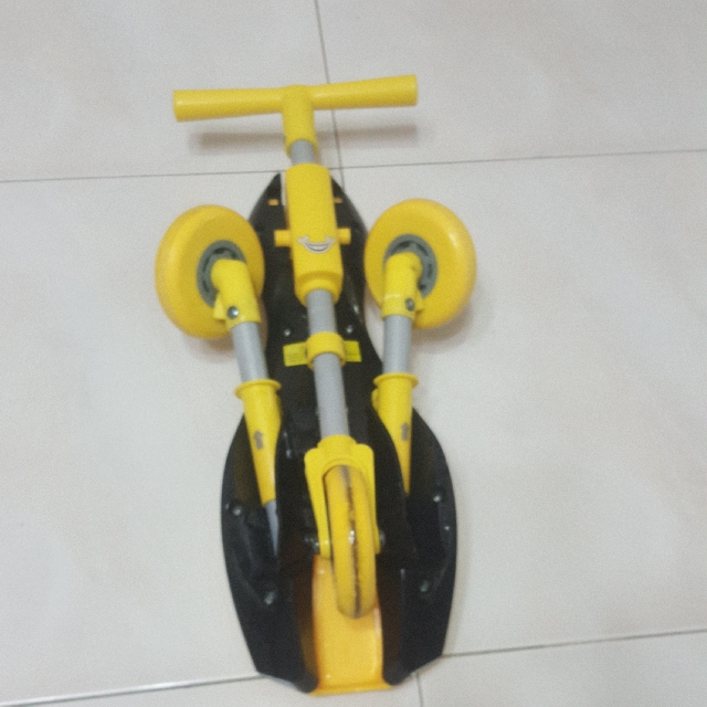 Scuttlebug Tricycle (Bumblebee Yellow), Babies & Kids, Babies & Kids ...