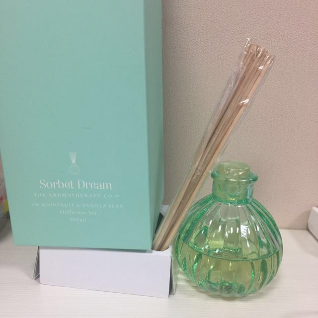 Aromatherapy co diffuser set, Everything Else on Carousell